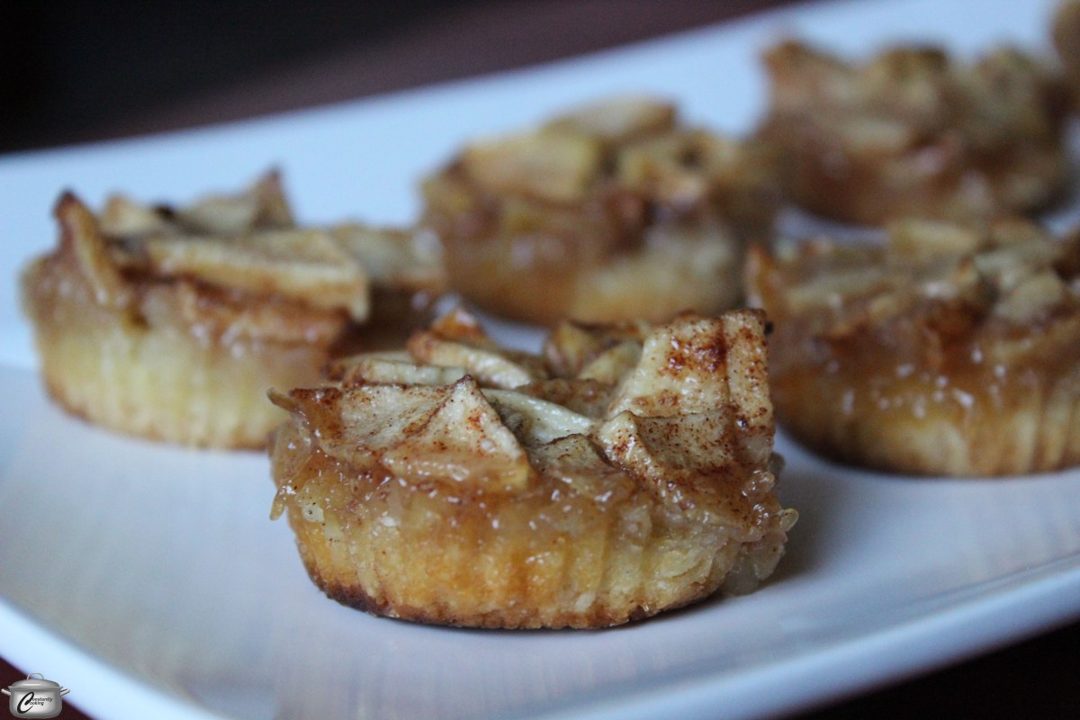 Mini shortbread apple tarts with salted caramel – Constantly Cooking ...