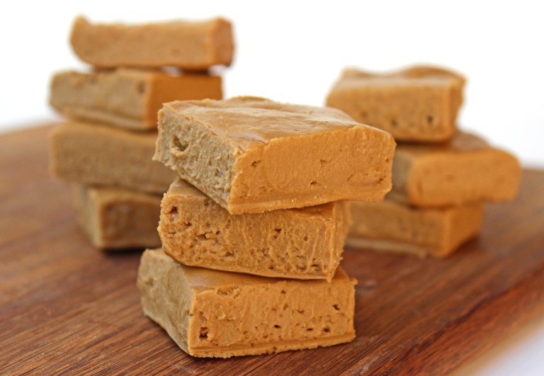 Old-fashioned creamy maple fudge – Constantly Cooking with Paula Roy