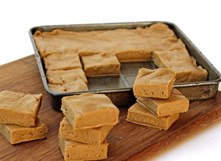 Old-fashioned creamy maple fudge – Constantly Cooking with Paula Roy